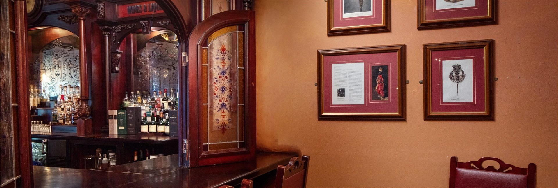 Irish Cottage Inn & Suites - Pub & Grill